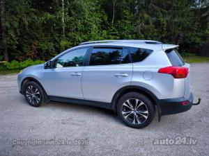 Grey Toyota RAV4 2014 in Poltsamaa, with an engine capacity of 2.00 L and mileage of 257 thousand km for 10500 €, photo  on AUTOMOTO.COM.LV
