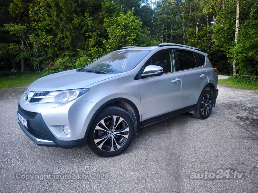 Pelēks Toyota RAV4 2014 Peltsamā, ar dzinēja tilpumu 2.00 L un nobraukumu 257 tūkst. km par 10500 €, foto 3 vietnē AUTOMOTO.COM.LV