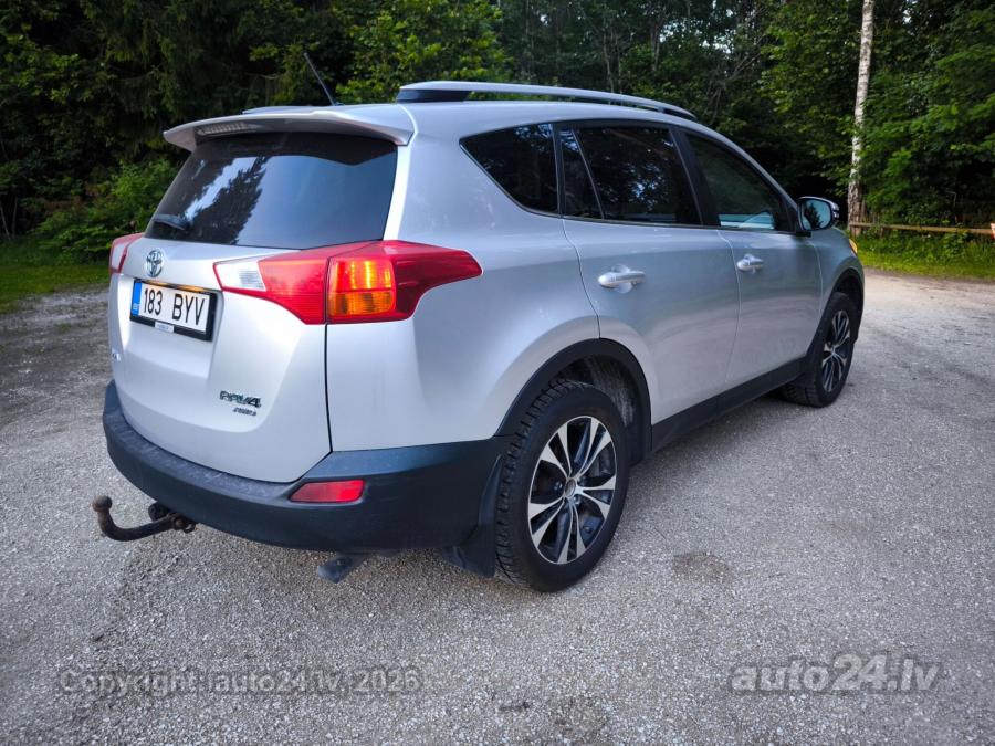 Pelēks Toyota RAV4 2014 Peltsamā, ar dzinēja tilpumu 2.00 L un nobraukumu 257 tūkst. km par 10500 €, foto 6 vietnē AUTOMOTO.COM.LV
