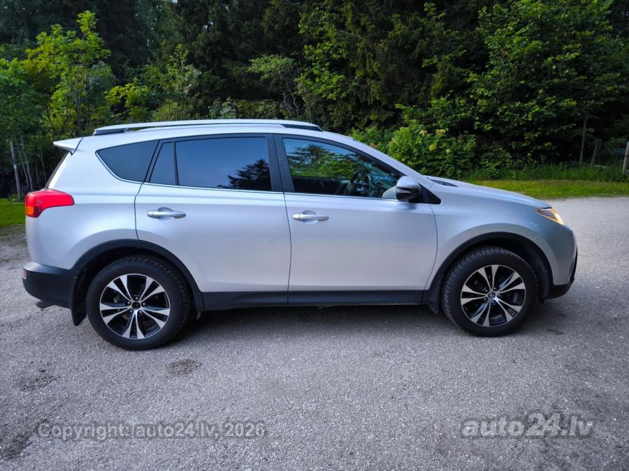 Pelēks Toyota RAV4 2014 Peltsamā, ar dzinēja tilpumu 2.00 L un nobraukumu 257 tūkst. km par 10500 €, foto 7 vietnē AUTOMOTO.COM.LV