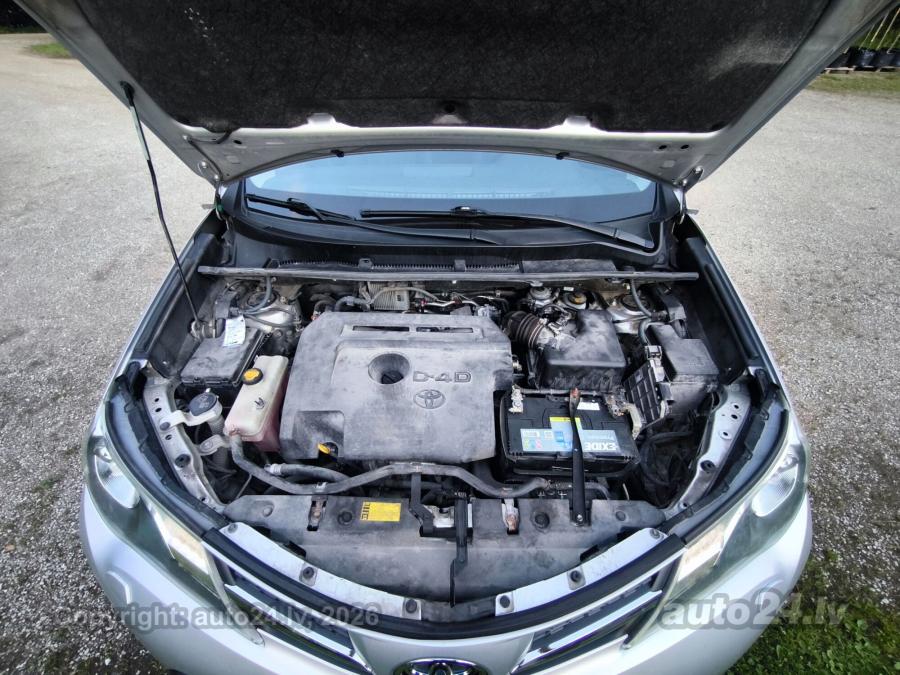 Pelēks Toyota RAV4 2014 Peltsamā, ar dzinēja tilpumu 2.00 L un nobraukumu 257 tūkst. km par 10500 €, foto 10 vietnē AUTOMOTO.COM.LV