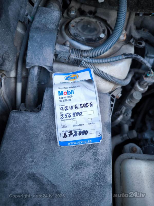 Grey Toyota RAV4 2014 in Poltsamaa, with an engine capacity of 2.00 L and mileage of 257 thousand km for 10500 €, photo 10 on AUTOMOTO.COM.LV