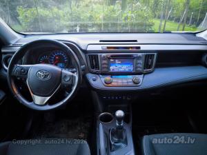 Pelēks Toyota RAV4 2014 Peltsamā, ar dzinēja tilpumu 2.00 L un nobraukumu 257 tūkst. km par 10500 €, foto 14 vietnē AUTOMOTO.COM.LV
