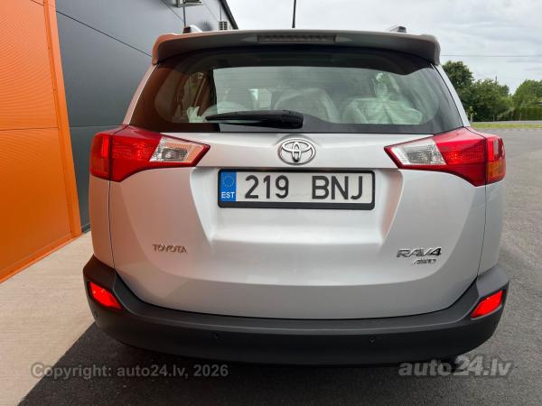 Pelēks Toyota RAV4 2015 Kuresāre, ar dzinēja tilpumu 2.00 L un nobraukumu 147 tūkst. km par 13390 €, foto 5 vietnē AUTOMOTO.COM.LV