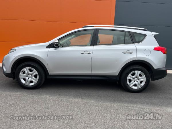 Pelēks Toyota RAV4 2015 Kuresāre, ar dzinēja tilpumu 2.00 L un nobraukumu 147 tūkst. km par 13390 €, foto 8 vietnē AUTOMOTO.COM.LV
