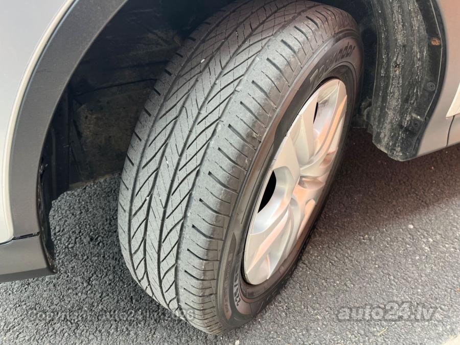 Pelēks Toyota RAV4 2015 Kuresāre, ar dzinēja tilpumu 2.00 L un nobraukumu 147 tūkst. km par 13390 €, foto 17 vietnē AUTOMOTO.COM.LV