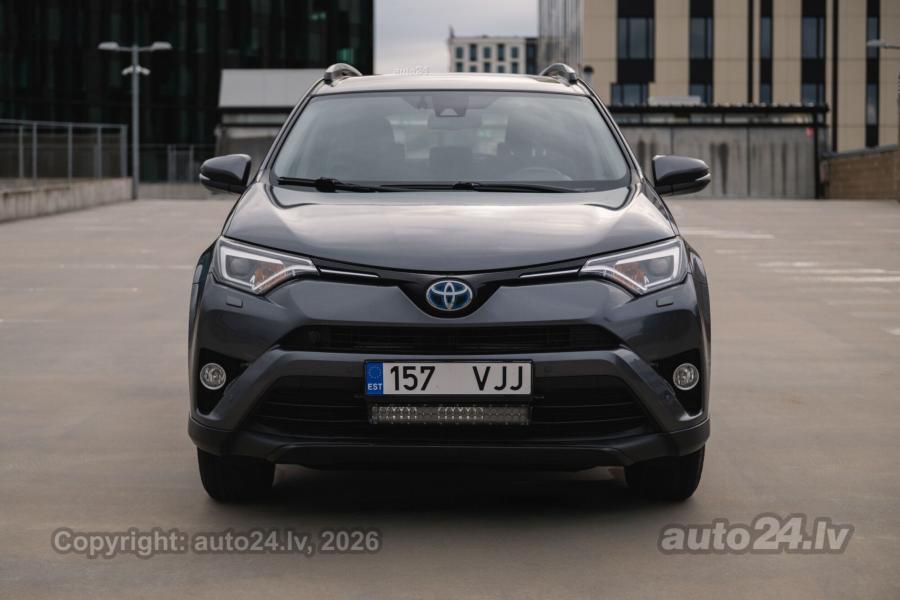 Grey Toyota RAV4 2016 in Tallinn, with an engine capacity of 2.50 L and mileage of 274 thousand km for 11999 €, photo 10 on AUTOMOTO.COM.LV