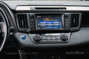 Grey Toyota RAV4 2016 in Tallinn, with an engine capacity of 2.50 L and mileage of 274 thousand km for 11999 €, photo 14 on AUTOMOTO.COM.LV