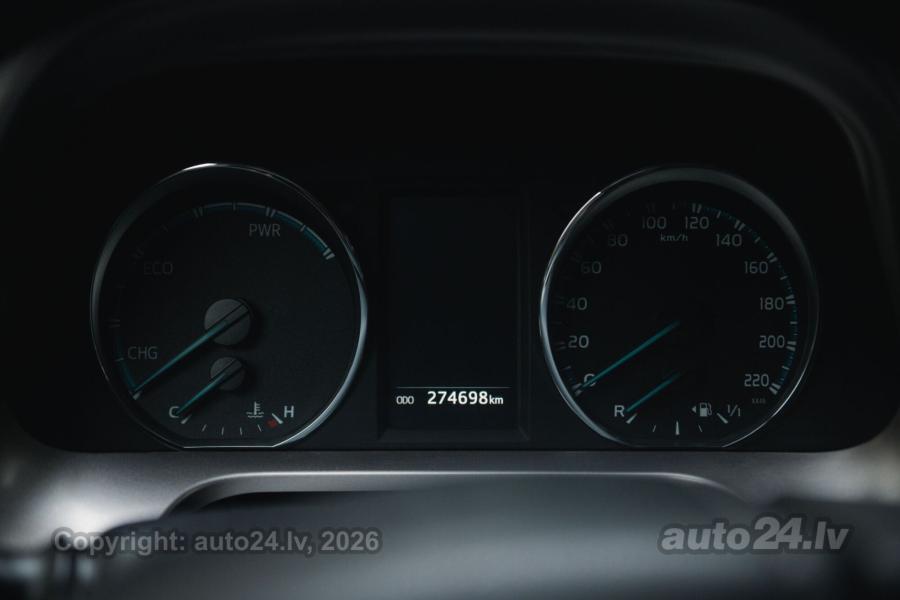 Grey Toyota RAV4 2016 in Tallinn, with an engine capacity of 2.50 L and mileage of 274 thousand km for 11999 €, photo 19 on AUTOMOTO.COM.LV