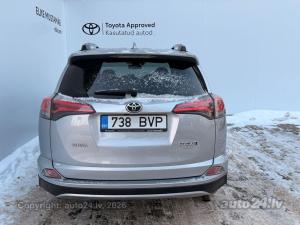 Pelēks Toyota RAV4 2017 Tallina, ar dzinēja tilpumu 1.99 L un nobraukumu 87 tūkst. km par 20995 €, foto 4 vietnē AUTOMOTO.COM.LV