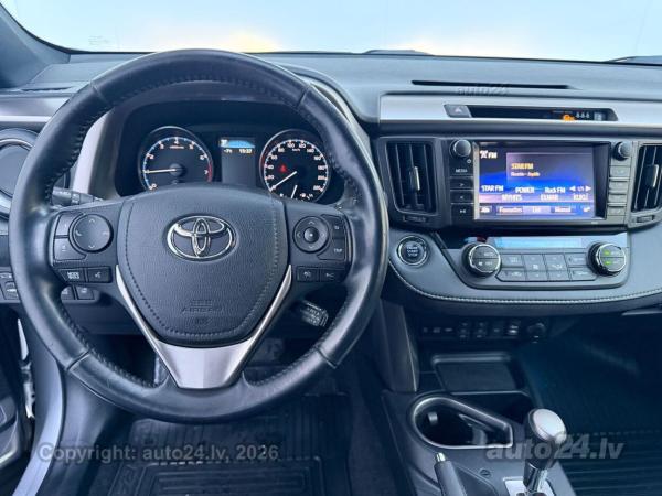 Grey Toyota RAV4 2017 in Tallinn, with an engine capacity of 1.99 L and mileage of 87 thousand km for 20995 €, photo 9 on AUTOMOTO.COM.LV