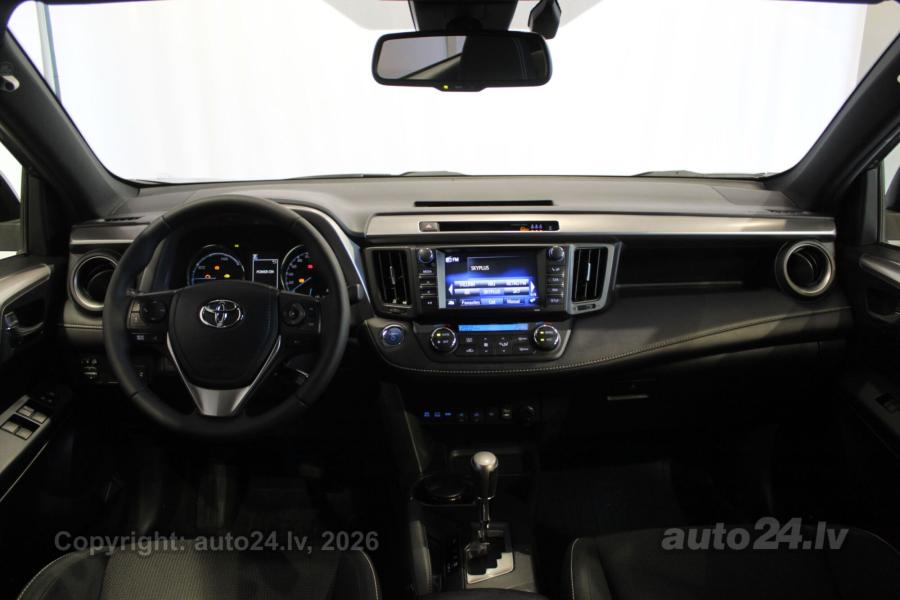Pelēks Toyota RAV4 2017 Tallina, ar dzinēja tilpumu 2.50 L un nobraukumu 16 tūkst. km par 17990 €, foto 9 vietnē AUTOMOTO.COM.LV