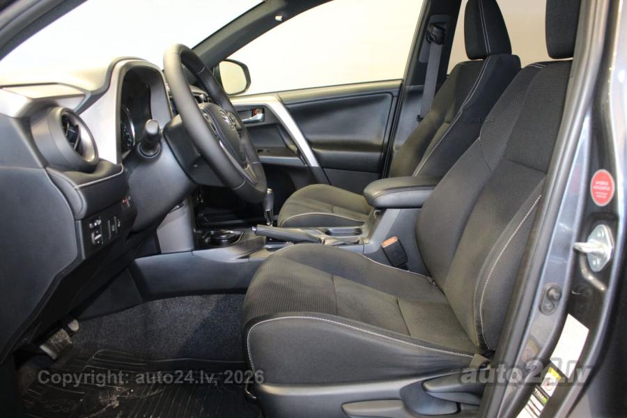 Pelēks Toyota RAV4 2017 Tallina, ar dzinēja tilpumu 2.50 L un nobraukumu 16 tūkst. km par 17990 €, foto 12 vietnē AUTOMOTO.COM.LV