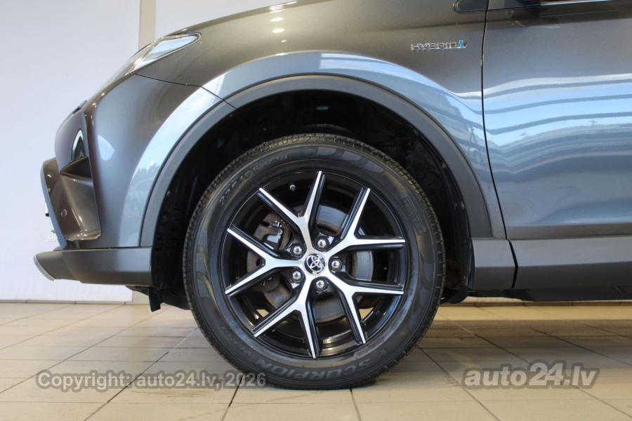 Pelēks Toyota RAV4 2017 Tallina, ar dzinēja tilpumu 2.50 L un nobraukumu 16 tūkst. km par 17990 €, foto 15 vietnē AUTOMOTO.COM.LV
