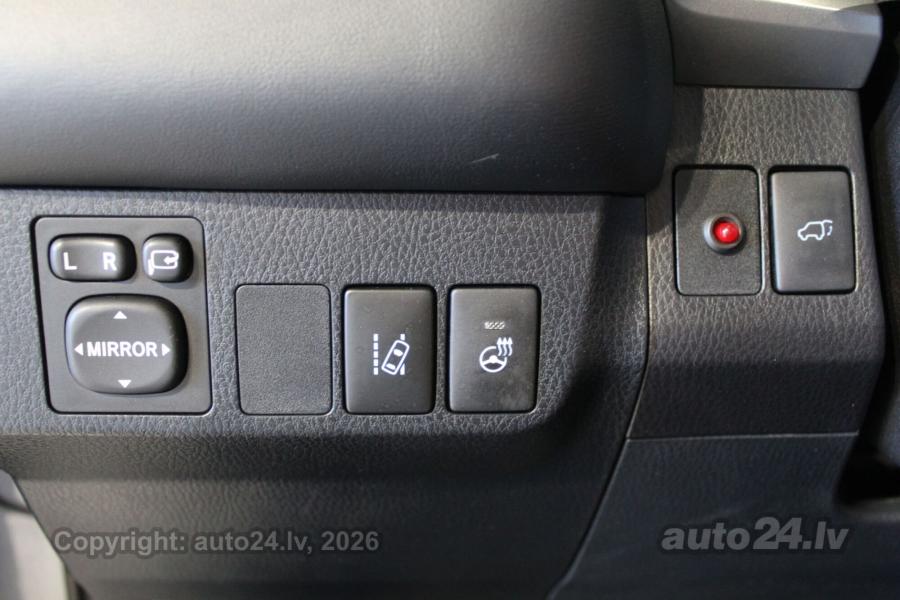 Pelēks Toyota RAV4 2017 Tallina, ar dzinēja tilpumu 2.50 L un nobraukumu 16 tūkst. km par 17990 €, foto 16 vietnē AUTOMOTO.COM.LV