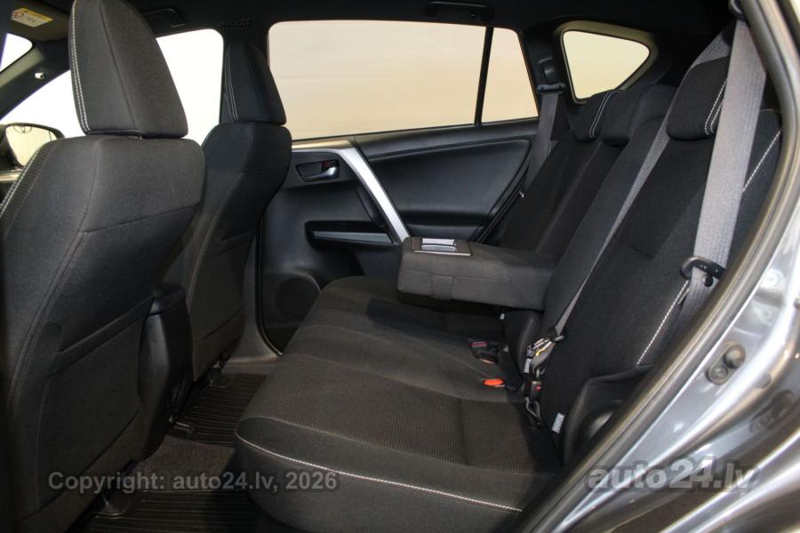 Pelēks Toyota RAV4 2017 Tallina, ar dzinēja tilpumu 2.50 L un nobraukumu 16 tūkst. km par 17990 €, foto 19 vietnē AUTOMOTO.COM.LV
