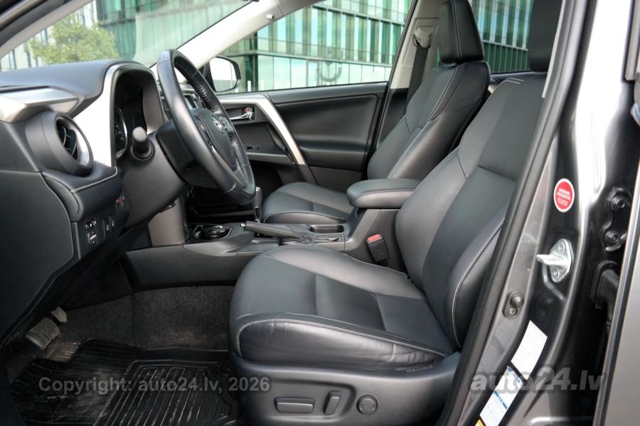 Pelēks Toyota RAV4 2017 Tallina, ar dzinēja tilpumu 2.50 L un nobraukumu 24 tūkst. km par 21200 €, foto 8 vietnē AUTOMOTO.COM.LV