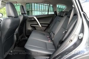 Pelēks Toyota RAV4 2017 Tallina, ar dzinēja tilpumu 2.50 L un nobraukumu 24 tūkst. km par 21200 €, foto 9 vietnē AUTOMOTO.COM.LV
