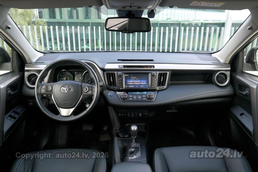 Pelēks Toyota RAV4 2017 Tallina, ar dzinēja tilpumu 2.50 L un nobraukumu 24 tūkst. km par 21200 €, foto 12 vietnē AUTOMOTO.COM.LV