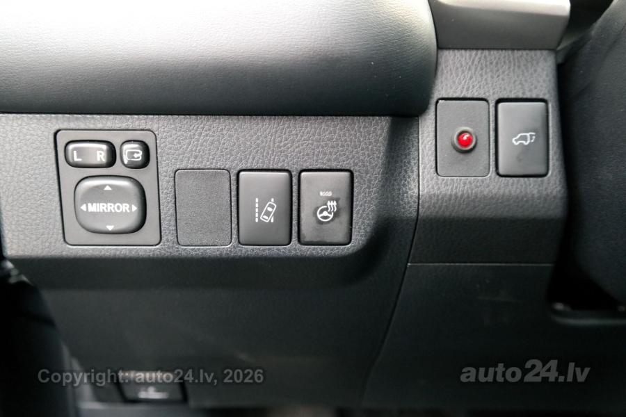 Pelēks Toyota RAV4 2017 Tallina, ar dzinēja tilpumu 2.50 L un nobraukumu 24 tūkst. km par 21200 €, foto 13 vietnē AUTOMOTO.COM.LV