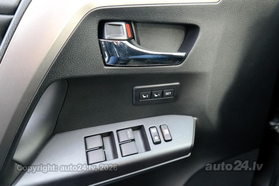 Pelēks Toyota RAV4 2017 Tallina, ar dzinēja tilpumu 2.50 L un nobraukumu 24 tūkst. km par 21200 €, foto 14 vietnē AUTOMOTO.COM.LV