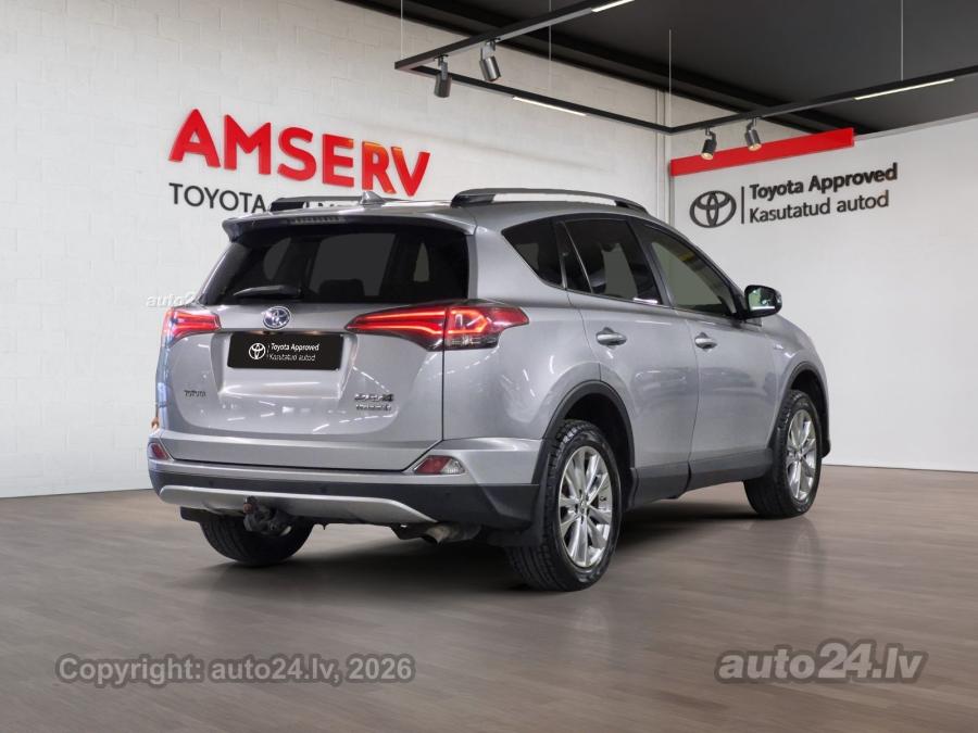 Pelēks Toyota RAV4 2017 Tallina, ar dzinēja tilpumu 2.50 L un nobraukumu 149 tūkst. km par 18990 €, foto 3 vietnē AUTOMOTO.COM.LV