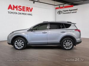 Pelēks Toyota RAV4 2017 Tallina, ar dzinēja tilpumu 2.50 L un nobraukumu 149 tūkst. km par 18990 €, foto 4 vietnē AUTOMOTO.COM.LV