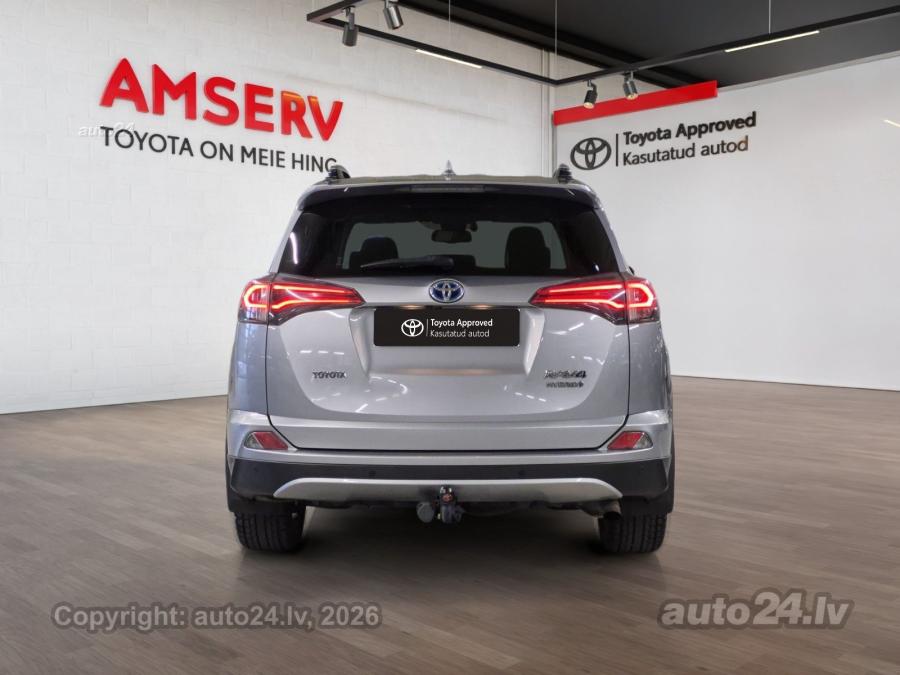 Pelēks Toyota RAV4 2017 Tallina, ar dzinēja tilpumu 2.50 L un nobraukumu 149 tūkst. km par 18990 €, foto 5 vietnē AUTOMOTO.COM.LV