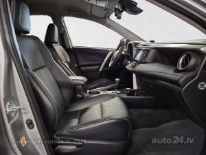 Pelēks Toyota RAV4 2017 Tallina, ar dzinēja tilpumu 2.50 L un nobraukumu 149 tūkst. km par 18990 €, foto 7 vietnē AUTOMOTO.COM.LV