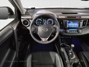 Pelēks Toyota RAV4 2017 Tallina, ar dzinēja tilpumu 2.50 L un nobraukumu 149 tūkst. km par 18990 €, foto 10 vietnē AUTOMOTO.COM.LV
