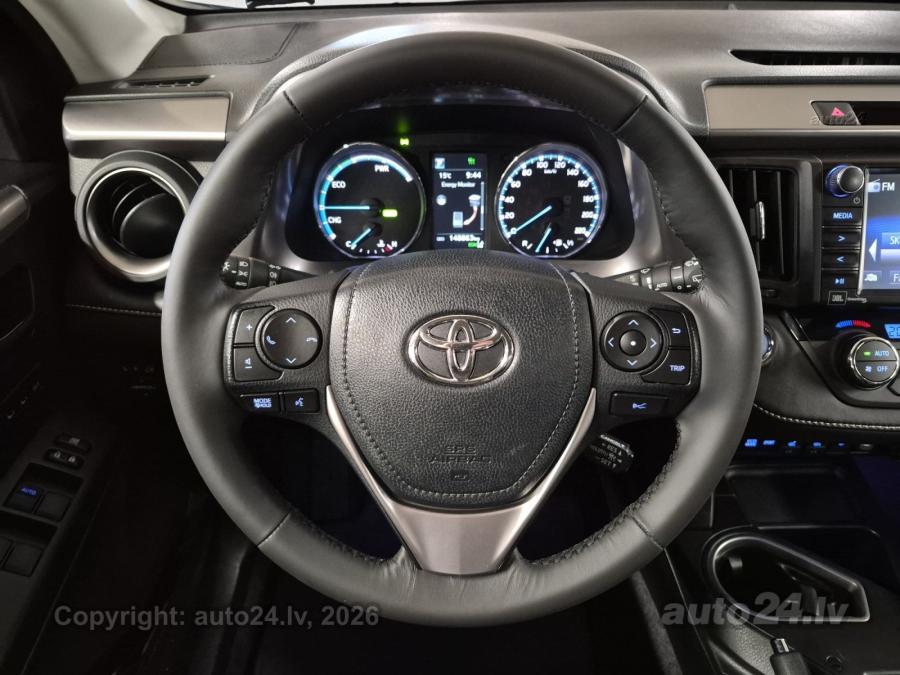 Pelēks Toyota RAV4 2017 Tallina, ar dzinēja tilpumu 2.50 L un nobraukumu 149 tūkst. km par 18990 €, foto 13 vietnē AUTOMOTO.COM.LV