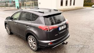 Grey Toyota RAV4 2018 in Tallinn, with an engine capacity of 2.00 L and mileage of 133 thousand km for 16000 €, photo 5 on AUTOMOTO.COM.LV