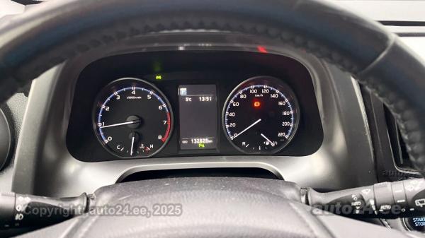 Grey Toyota RAV4 2018 in Tallinn, with an engine capacity of 2.00 L and mileage of 133 thousand km for 16000 €, photo 11 on AUTOMOTO.COM.LV