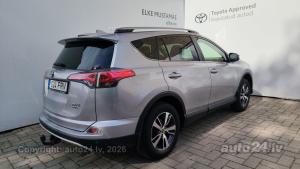 Pelēks Toyota RAV4 2018 Tallina, ar dzinēja tilpumu 1.99 L un nobraukumu 101 tūkst. km par 18895 €, foto 3 vietnē AUTOMOTO.COM.LV