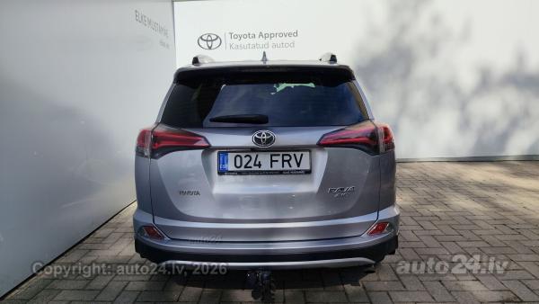 Pelēks Toyota RAV4 2018 Tallina, ar dzinēja tilpumu 1.99 L un nobraukumu 101 tūkst. km par 18895 €, foto 4 vietnē AUTOMOTO.COM.LV