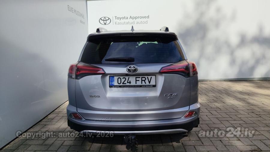 Pelēks Toyota RAV4 2018 Tallina, ar dzinēja tilpumu 1.99 L un nobraukumu 101 tūkst. km par 18895 €, foto 5 vietnē AUTOMOTO.COM.LV