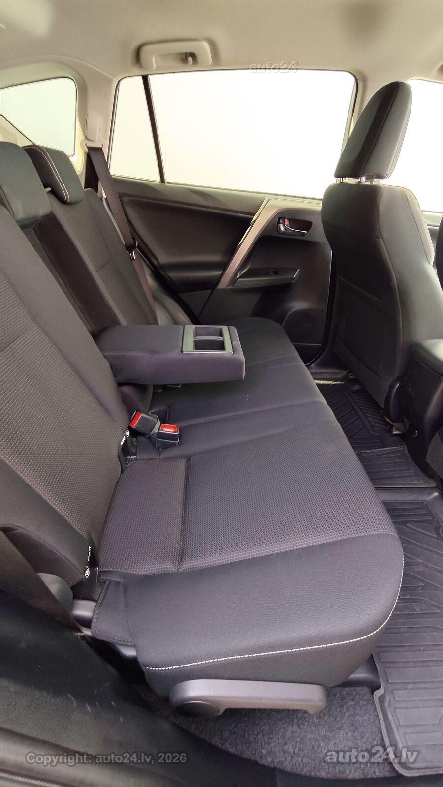 Pelēks Toyota RAV4 2018 Tallina, ar dzinēja tilpumu 1.99 L un nobraukumu 101 tūkst. km par 18895 €, foto 8 vietnē AUTOMOTO.COM.LV
