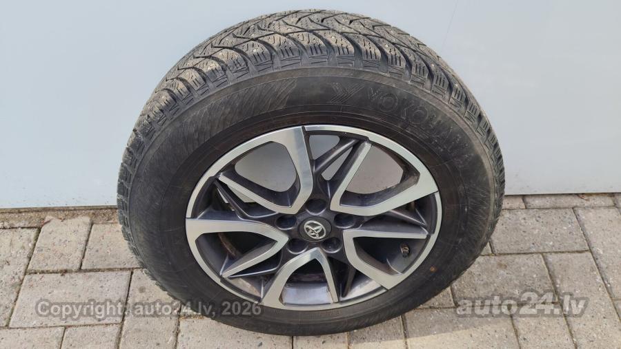 Pelēks Toyota RAV4 2018 Tallina, ar dzinēja tilpumu 1.99 L un nobraukumu 101 tūkst. km par 18895 €, foto 21 vietnē AUTOMOTO.COM.LV