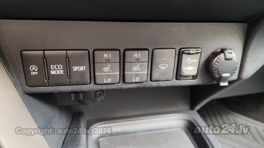 Pelēks Toyota RAV4 2018 Tallina, ar dzinēja tilpumu 1.99 L un nobraukumu 101 tūkst. km par 18895 €, foto 22 vietnē AUTOMOTO.COM.LV