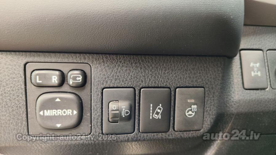 Pelēks Toyota RAV4 2018 Tallina, ar dzinēja tilpumu 1.99 L un nobraukumu 101 tūkst. km par 18895 €, foto 23 vietnē AUTOMOTO.COM.LV