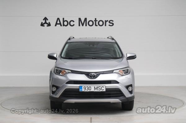 Pelēks Toyota RAV4 2018 Tallina, ar dzinēja tilpumu 2.00 L un nobraukumu 123 tūkst. km par 18390 €, foto 2 vietnē AUTOMOTO.COM.LV