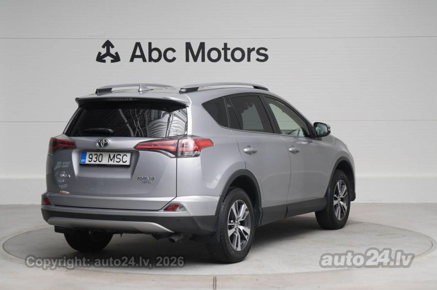 Pelēks Toyota RAV4 2018 Tallina, ar dzinēja tilpumu 2.00 L un nobraukumu 123 tūkst. km par 18390 €, foto 5 vietnē AUTOMOTO.COM.LV
