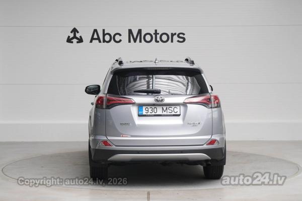 Pelēks Toyota RAV4 2018 Tallina, ar dzinēja tilpumu 2.00 L un nobraukumu 123 tūkst. km par 18390 €, foto 5 vietnē AUTOMOTO.COM.LV