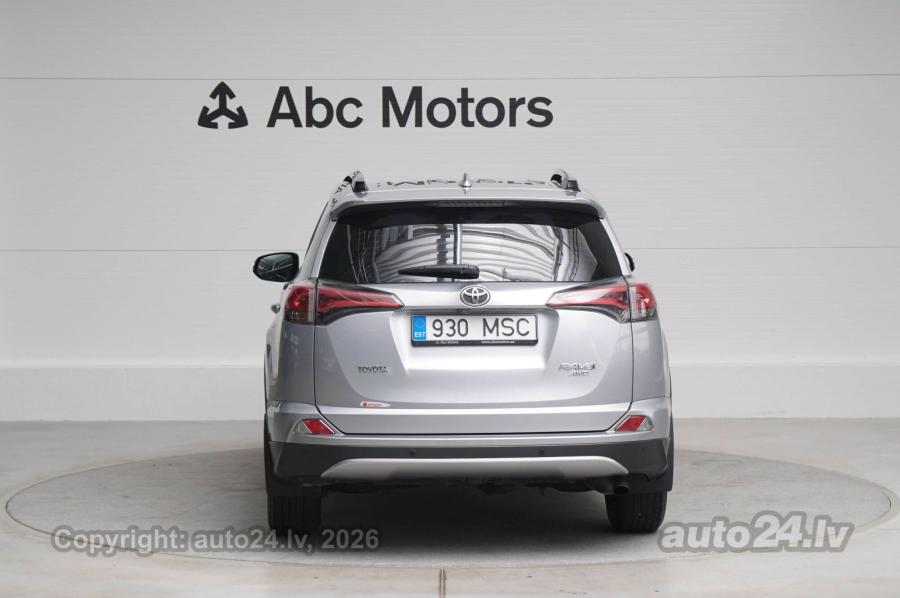 Pelēks Toyota RAV4 2018 Tallina, ar dzinēja tilpumu 2.00 L un nobraukumu 123 tūkst. km par 18390 €, foto 6 vietnē AUTOMOTO.COM.LV