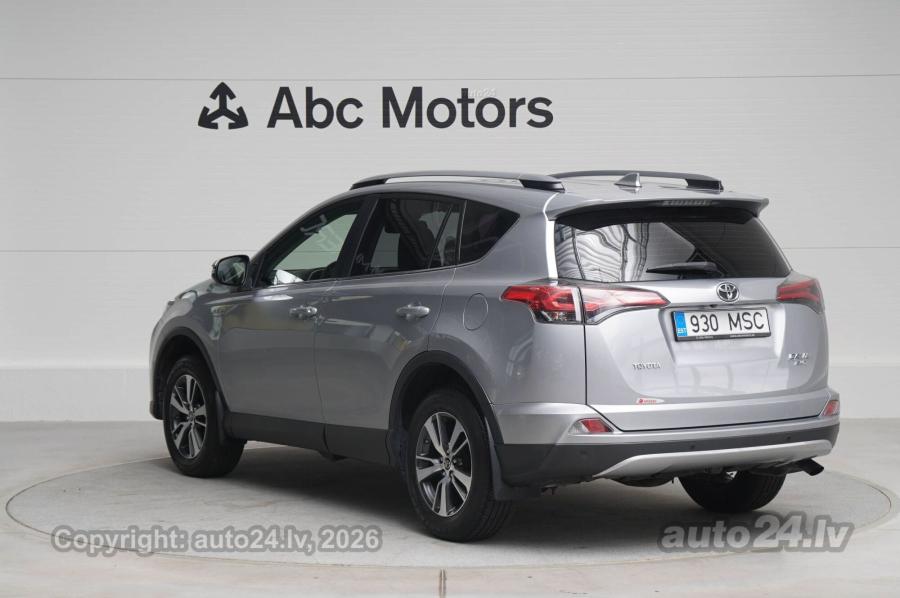Pelēks Toyota RAV4 2018 Tallina, ar dzinēja tilpumu 2.00 L un nobraukumu 123 tūkst. km par 18390 €, foto 7 vietnē AUTOMOTO.COM.LV