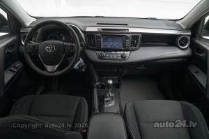 Pelēks Toyota RAV4 2018 Tallina, ar dzinēja tilpumu 2.00 L un nobraukumu 123 tūkst. km par 18390 €, foto 9 vietnē AUTOMOTO.COM.LV