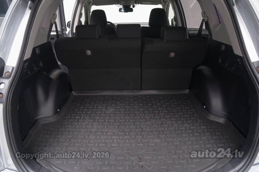 Pelēks Toyota RAV4 2018 Tallina, ar dzinēja tilpumu 2.00 L un nobraukumu 123 tūkst. km par 18390 €, foto 12 vietnē AUTOMOTO.COM.LV