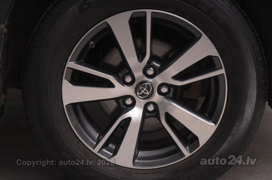 Pelēks Toyota RAV4 2018 Tallina, ar dzinēja tilpumu 2.00 L un nobraukumu 123 tūkst. km par 18390 €, foto 15 vietnē AUTOMOTO.COM.LV