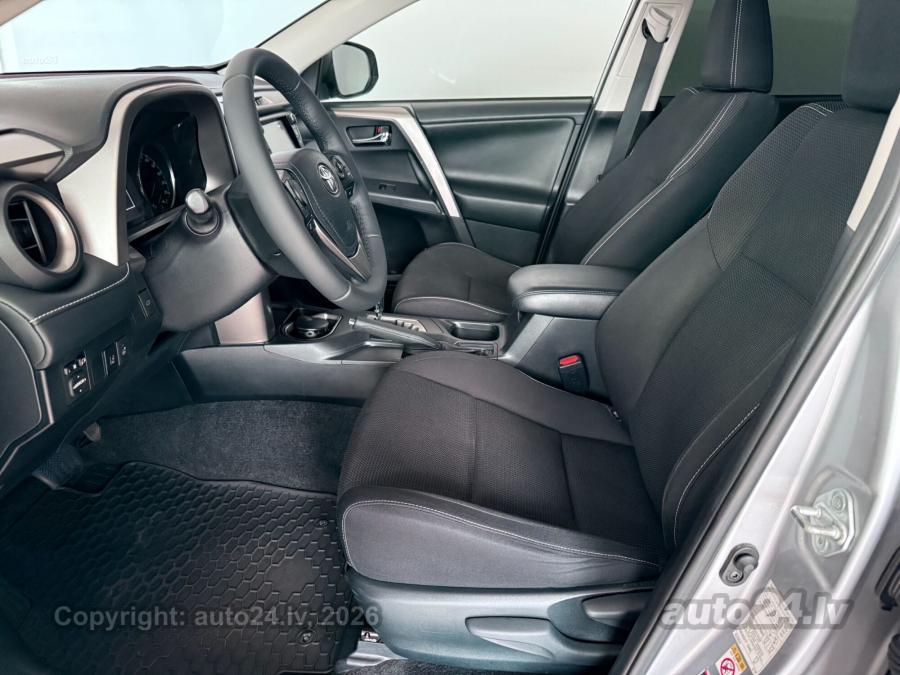 Pelēks Toyota RAV4 2018 Tallina, ar dzinēja tilpumu 2.50 L un nobraukumu 93 tūkst. km par 19290 €, foto 11 vietnē AUTOMOTO.COM.LV