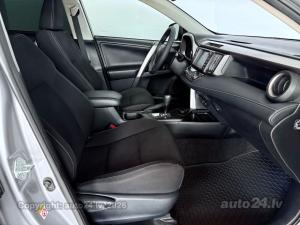 Pelēks Toyota RAV4 2018 Tallina, ar dzinēja tilpumu 2.50 L un nobraukumu 93 tūkst. km par 19290 €, foto 12 vietnē AUTOMOTO.COM.LV